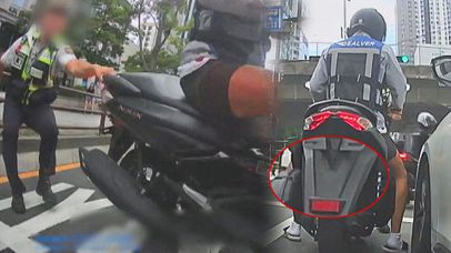 번호판이 없다!! 경찰을 매달고 도망가려는 오토바이 운전자 | JTBC 221013 방송 | 네이트 TV